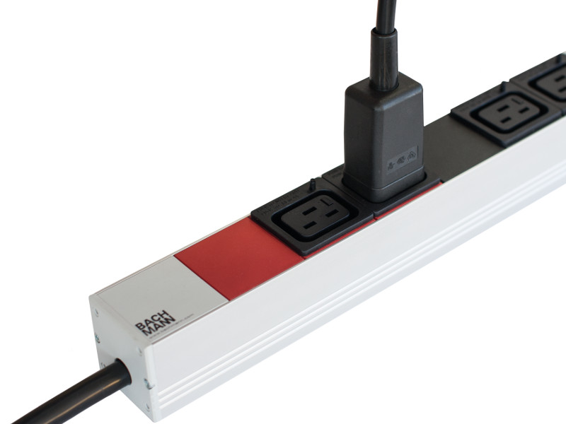 Bachmann 19inch power strip, 6x C19, 800.0111