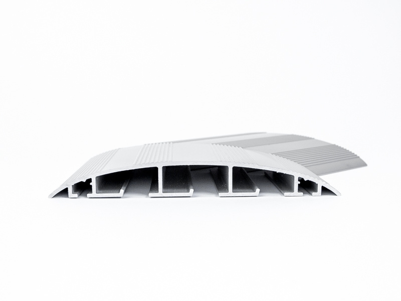 Bachmann accessory Cable Bridge angle ALU 45° (930.062)