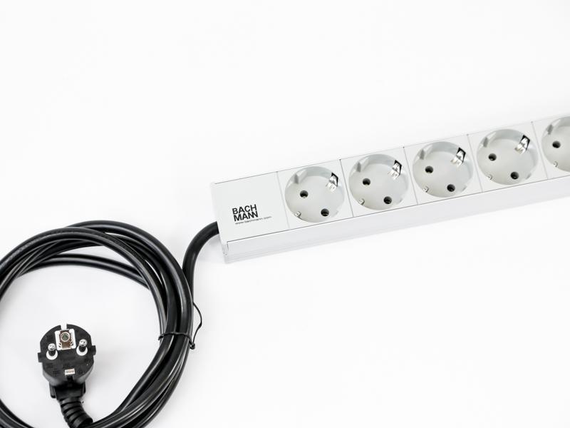 Bachmann 19inch power strip, 9x socket, 333.401