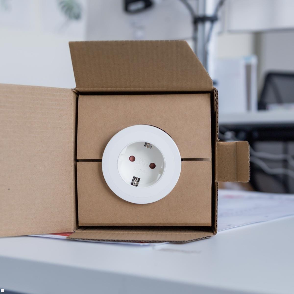 Built-in socket white with 2m cable - Bachmann PIX 926.301D