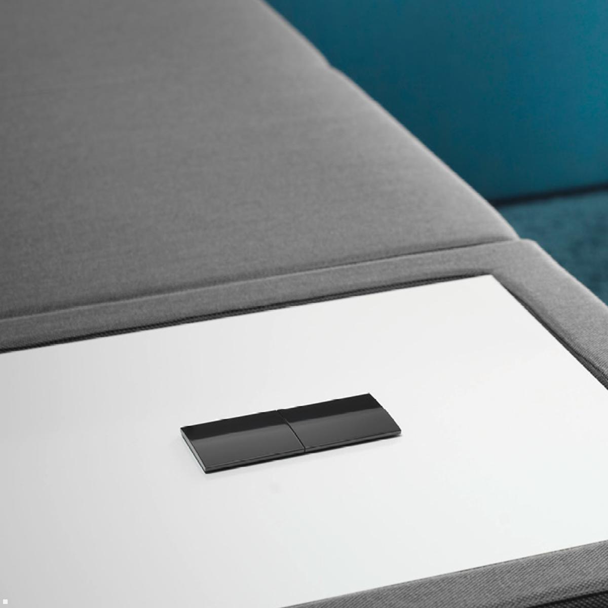 Built-in socket with USB-A, cover black Bachmann DUE